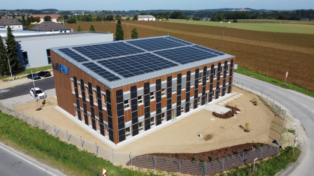 Modules in all directions - IBC SOLAR Blog